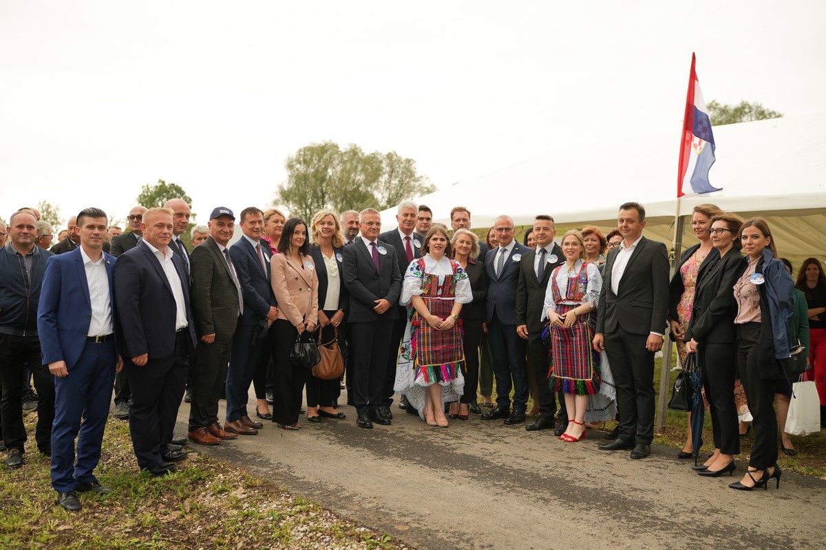 VISOKO IZASLANSTVO VLADE REPUBLIKE HRVATSKE U ŽUPANIJI POSAVSKOJ ...
